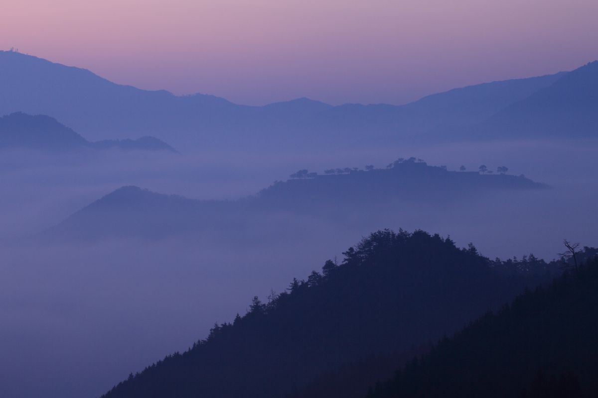 静かなる夜明け | GANREF