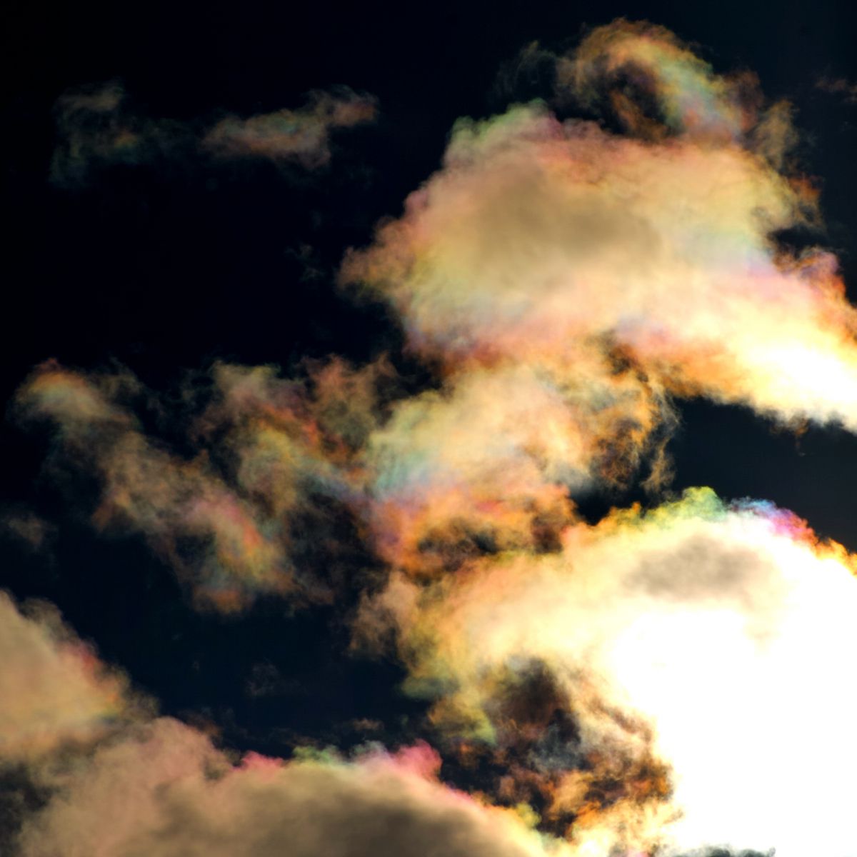 iridescent cloud | GANREF