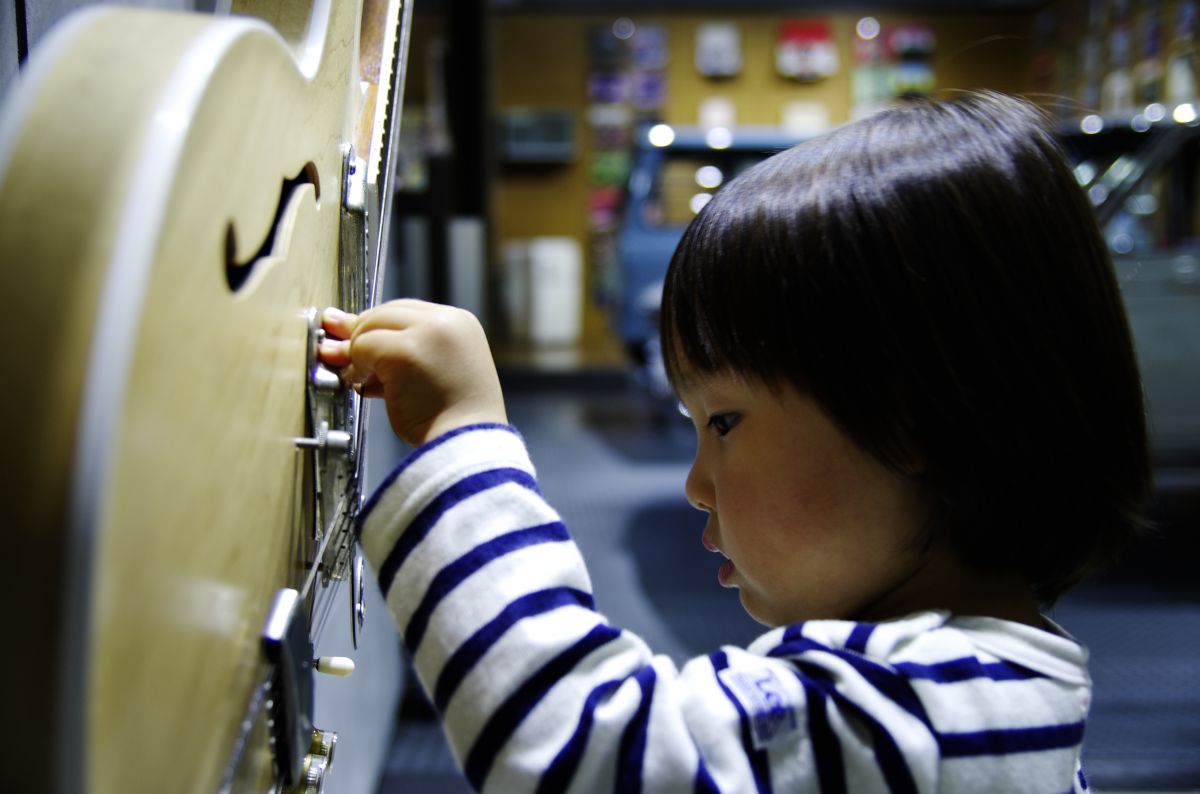 FIRST CONTACT | GANREF