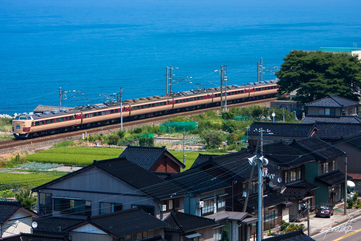 日本海と能登黒瓦 | GANREF