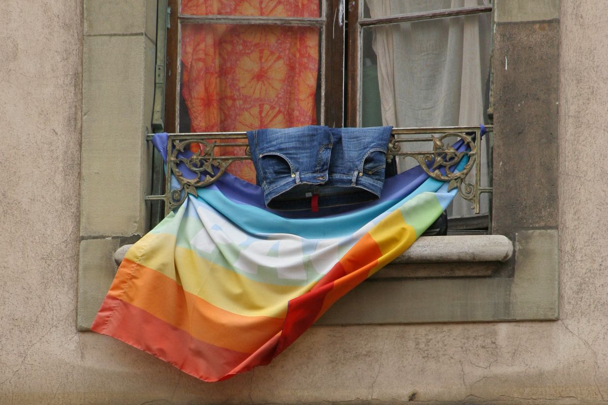 遠のく平和 PACE | GANREF