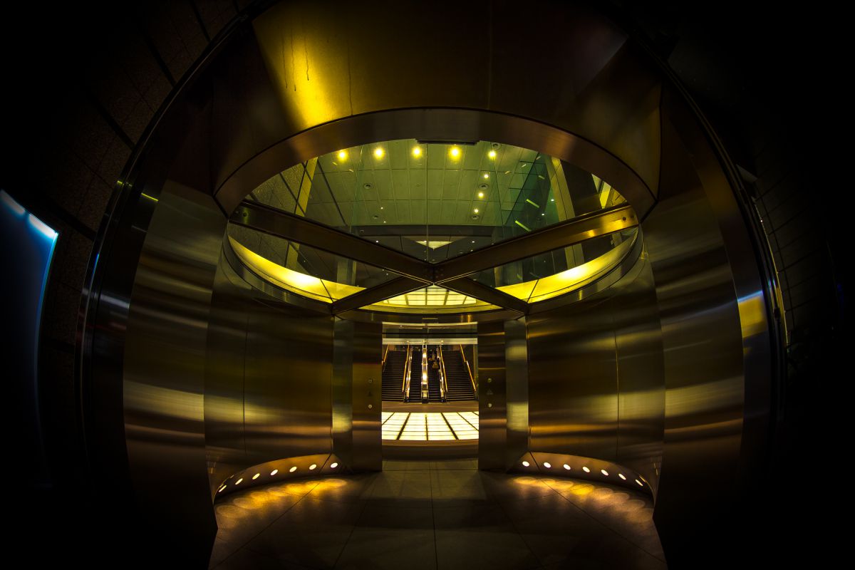 Entrance of "Darth Vader"? | GANREF