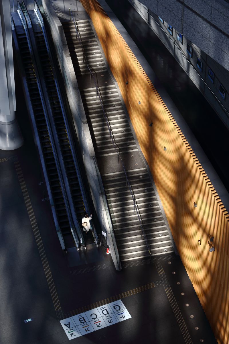 retreating figure | GANREF