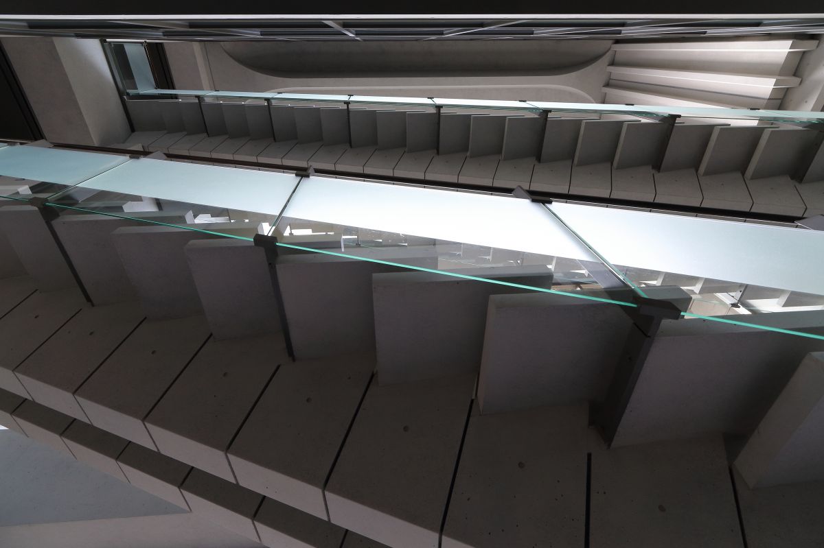 overlapping portion | GANREF