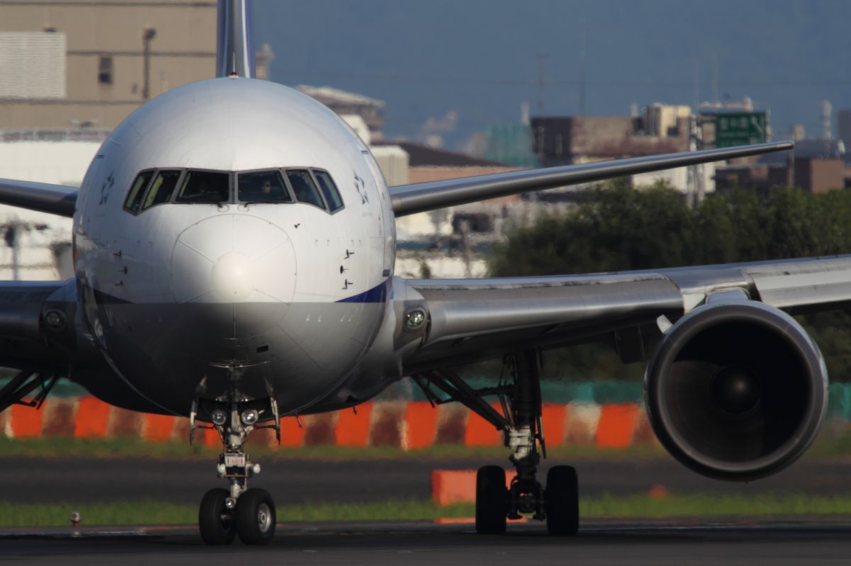 Line up and wait | GANREF