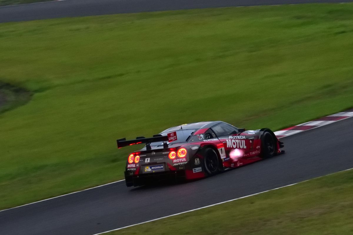 Fire MOTUL AUTECH GT-R | GANREF