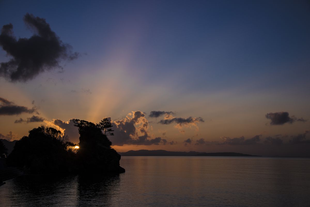 gate of sunset #2 rocks | GANREF