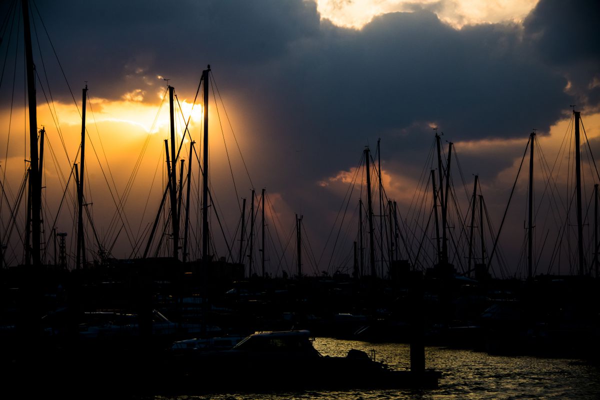 sunburst on the yacht harbour | GANREF
