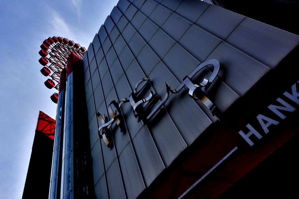 red wheel on rooftop | GANREF