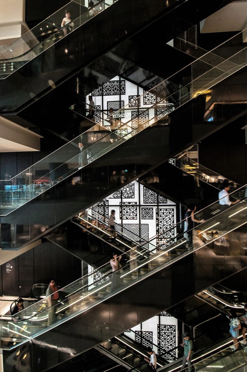 Cross escalator | GANREF