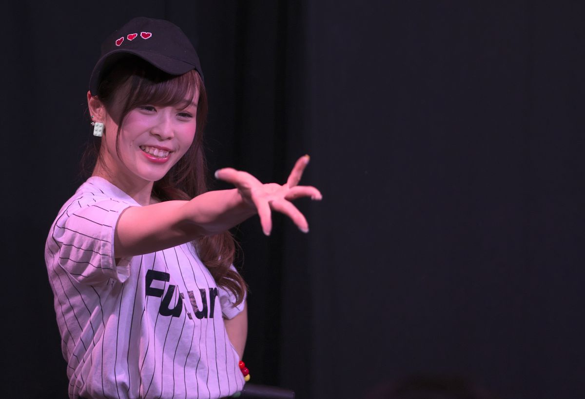 Lay Your Hands On Me | GANREF