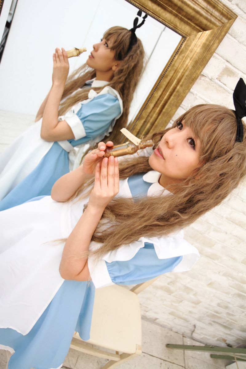 Alice's Shooting.8 | GANREF