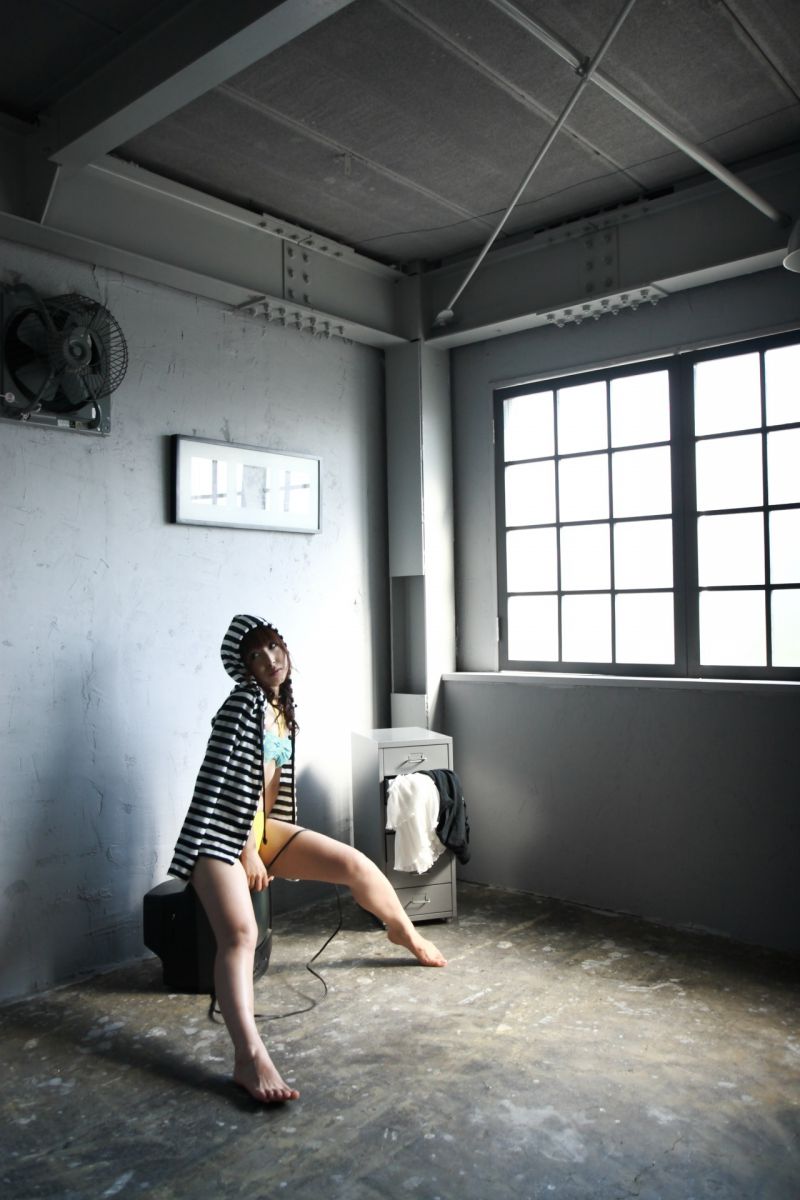 mono stripe.12 | GANREF