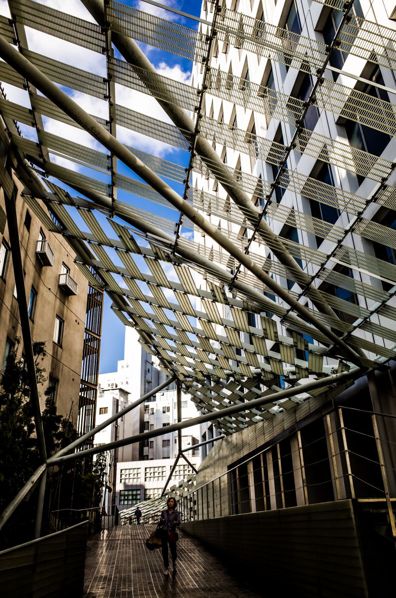 path under the roof | GANREF