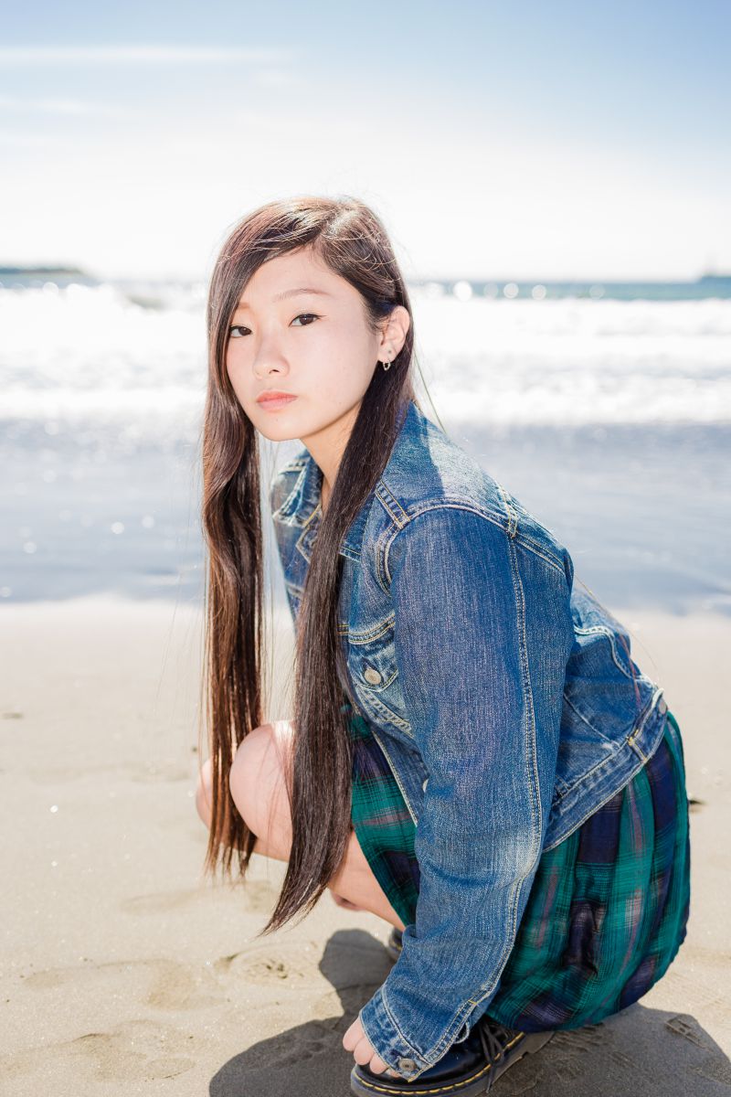 glitter than the sea | GANREF