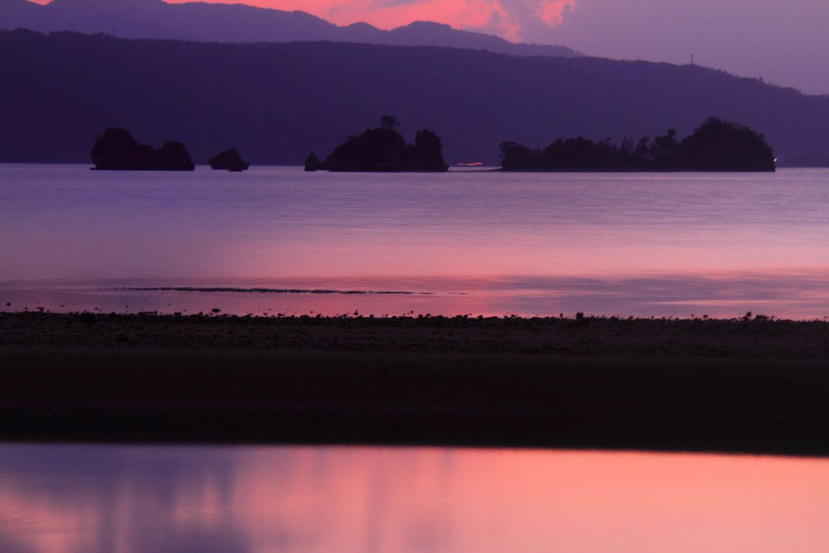 黄昏の海 沖縄本島 北部より | GANREF