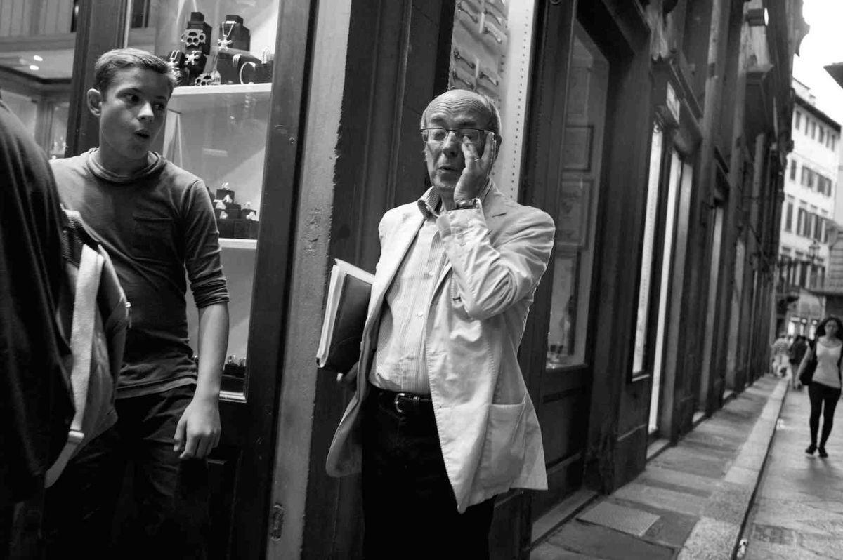 Wait a minute. | GANREF