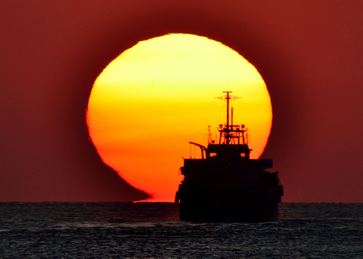 an abstructive ship | GANREF