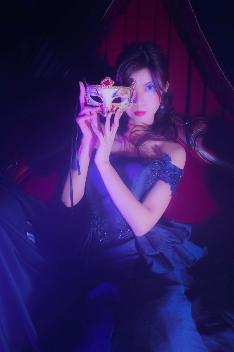 Shadow of bright | GANREF