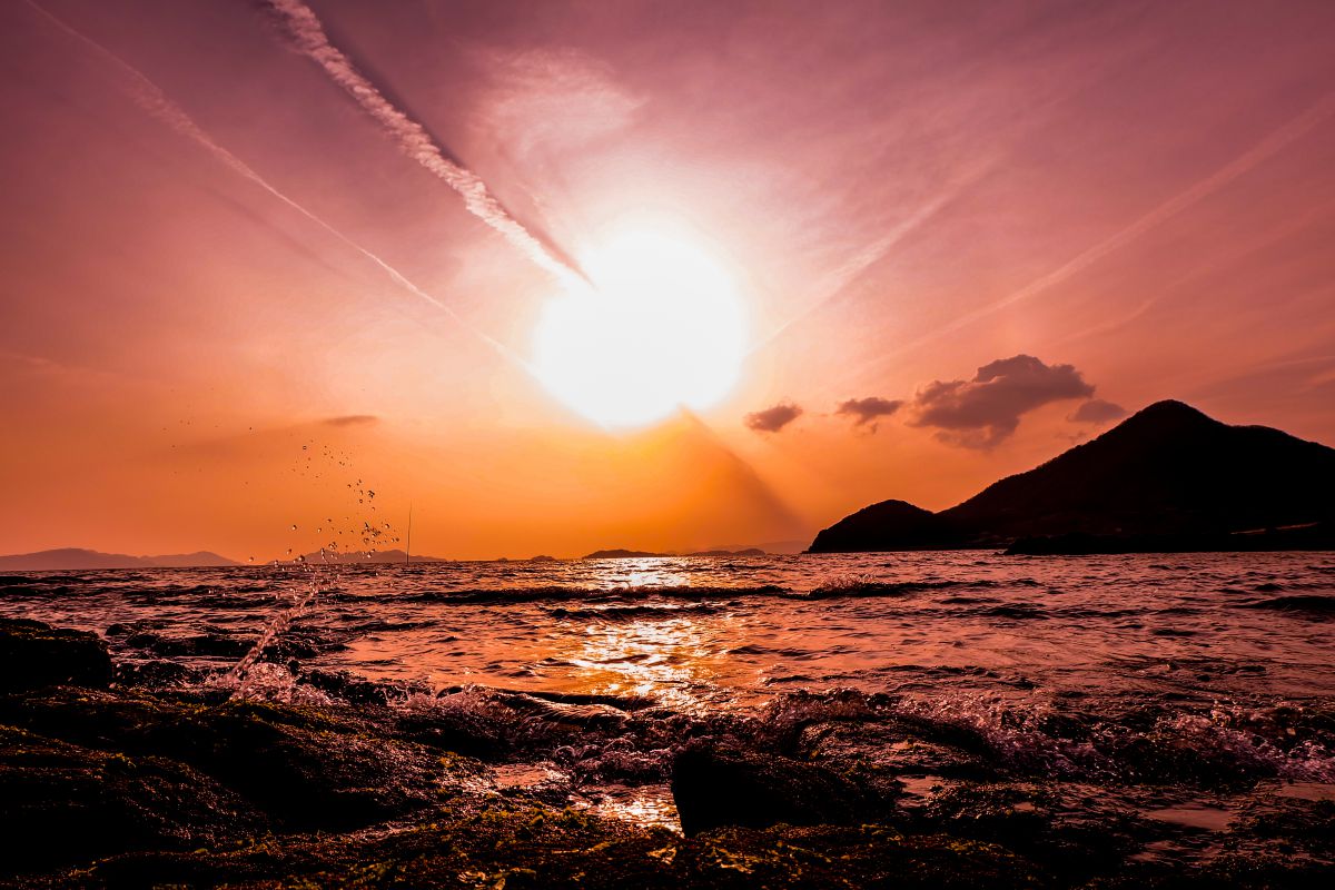 Sunset wave spray | GANREF