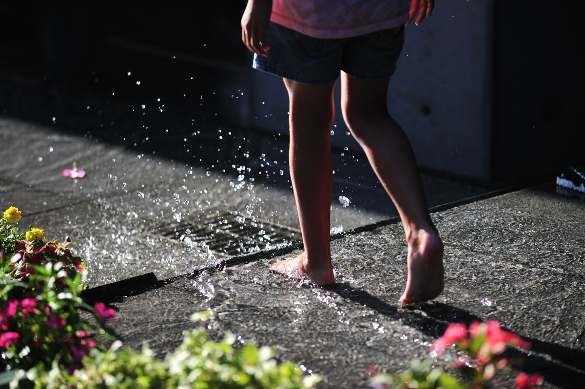 Dancing water | GANREF