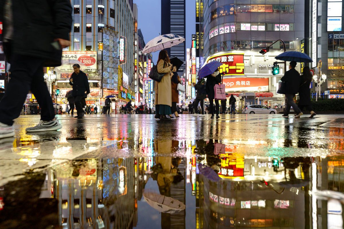 we're all alone | GANREF