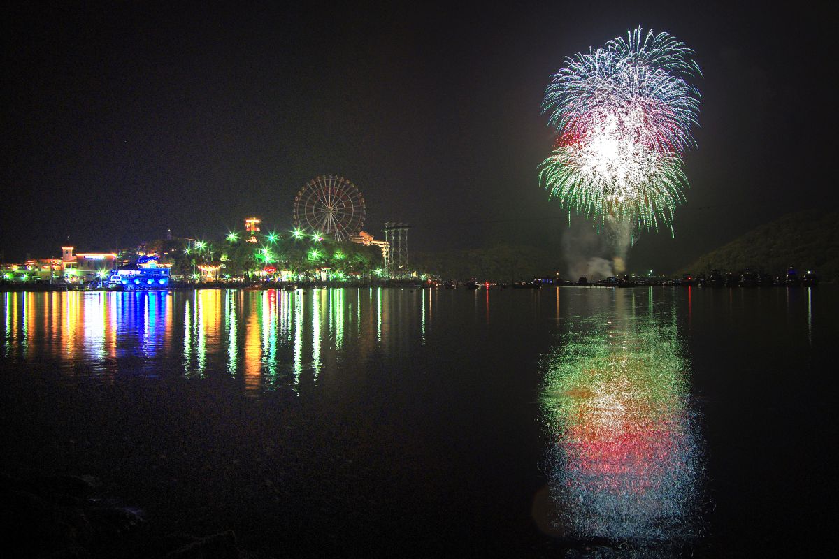 Parallel World | GANREF