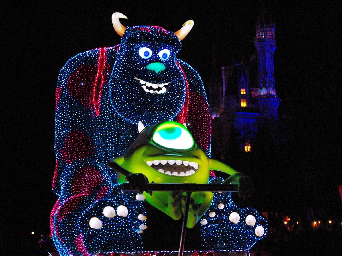 MONSTERS LIGHTS | GANREF