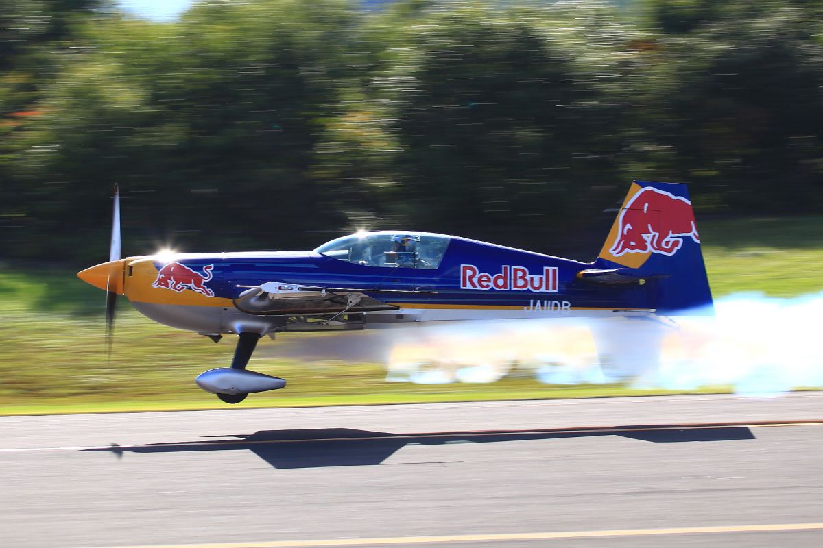 Extra EA-300 流し撮り | GANREF