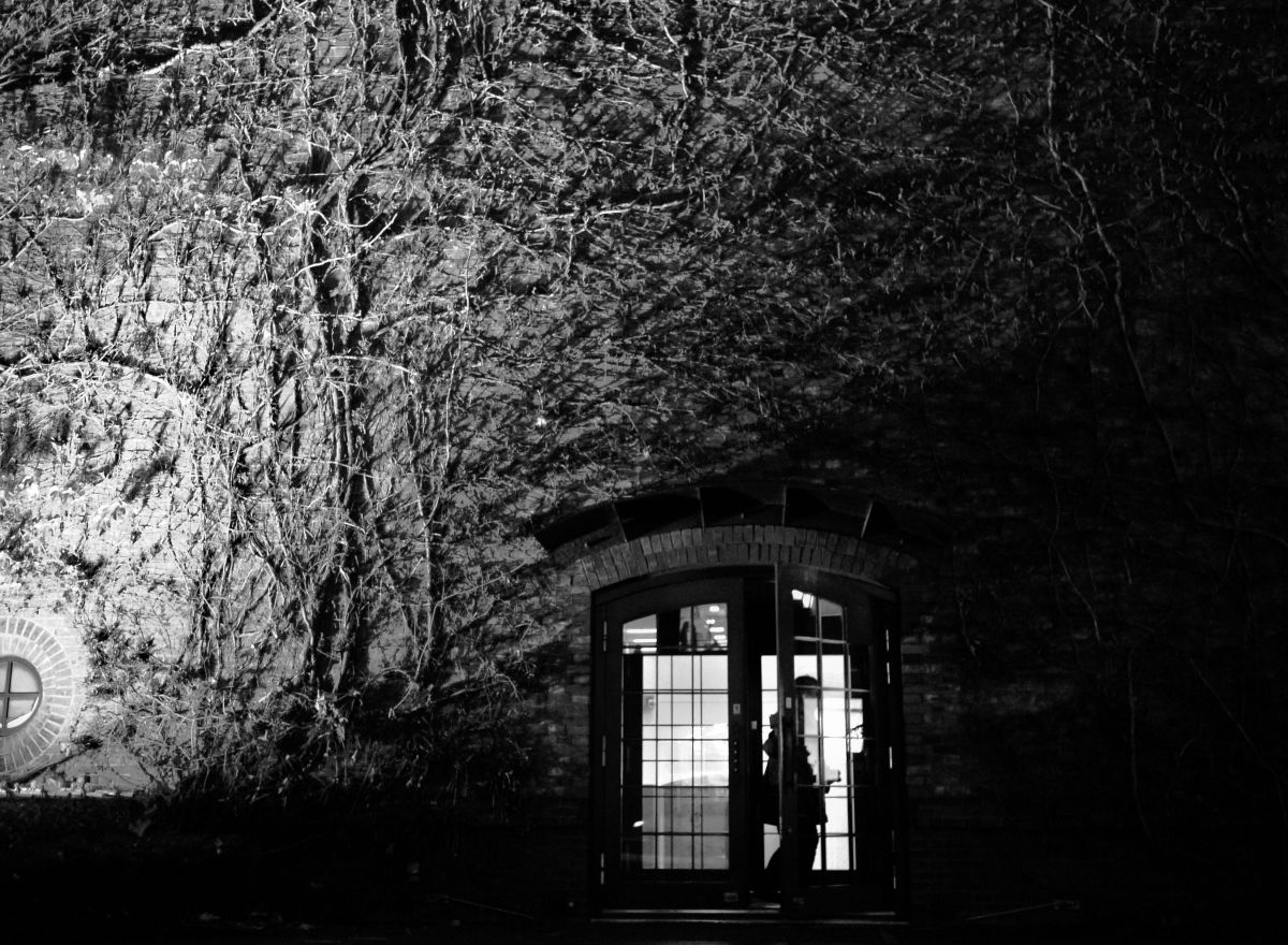 To the next door | GANREF