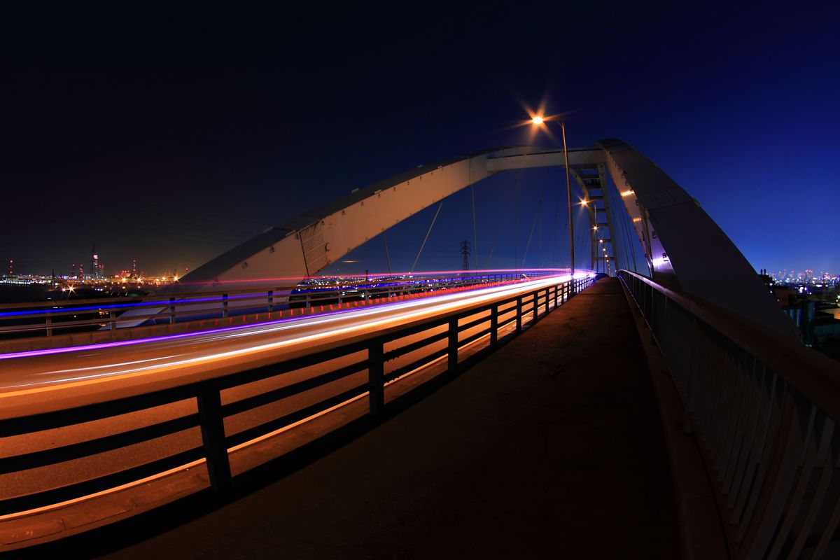 光跡 On bridge | GANREF