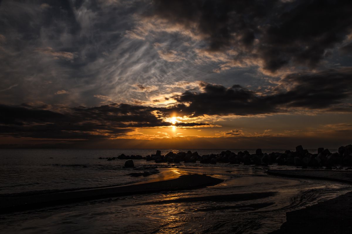 Evening Beach ~ In winter | GANREF
