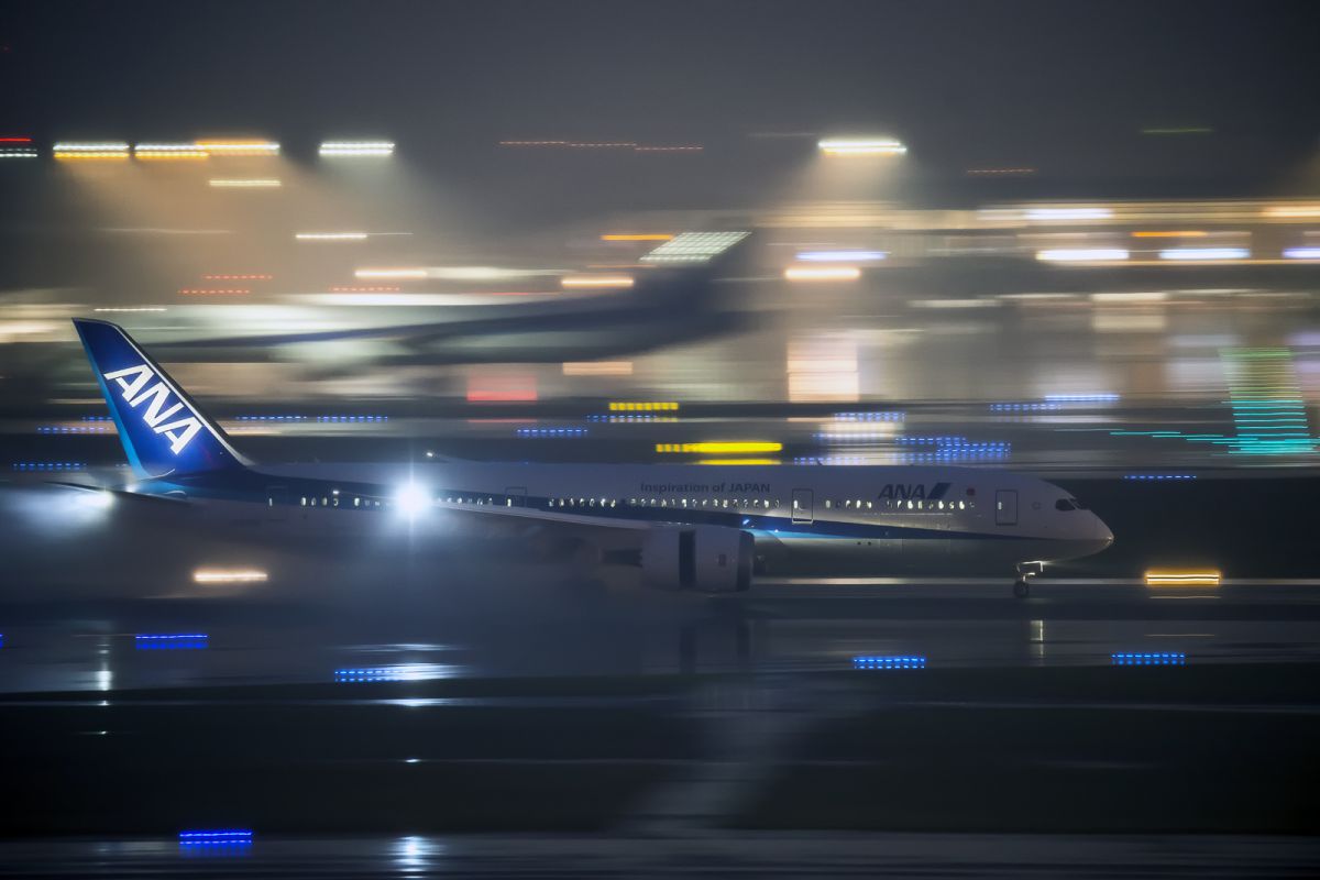 787-9 in the rain | GANREF