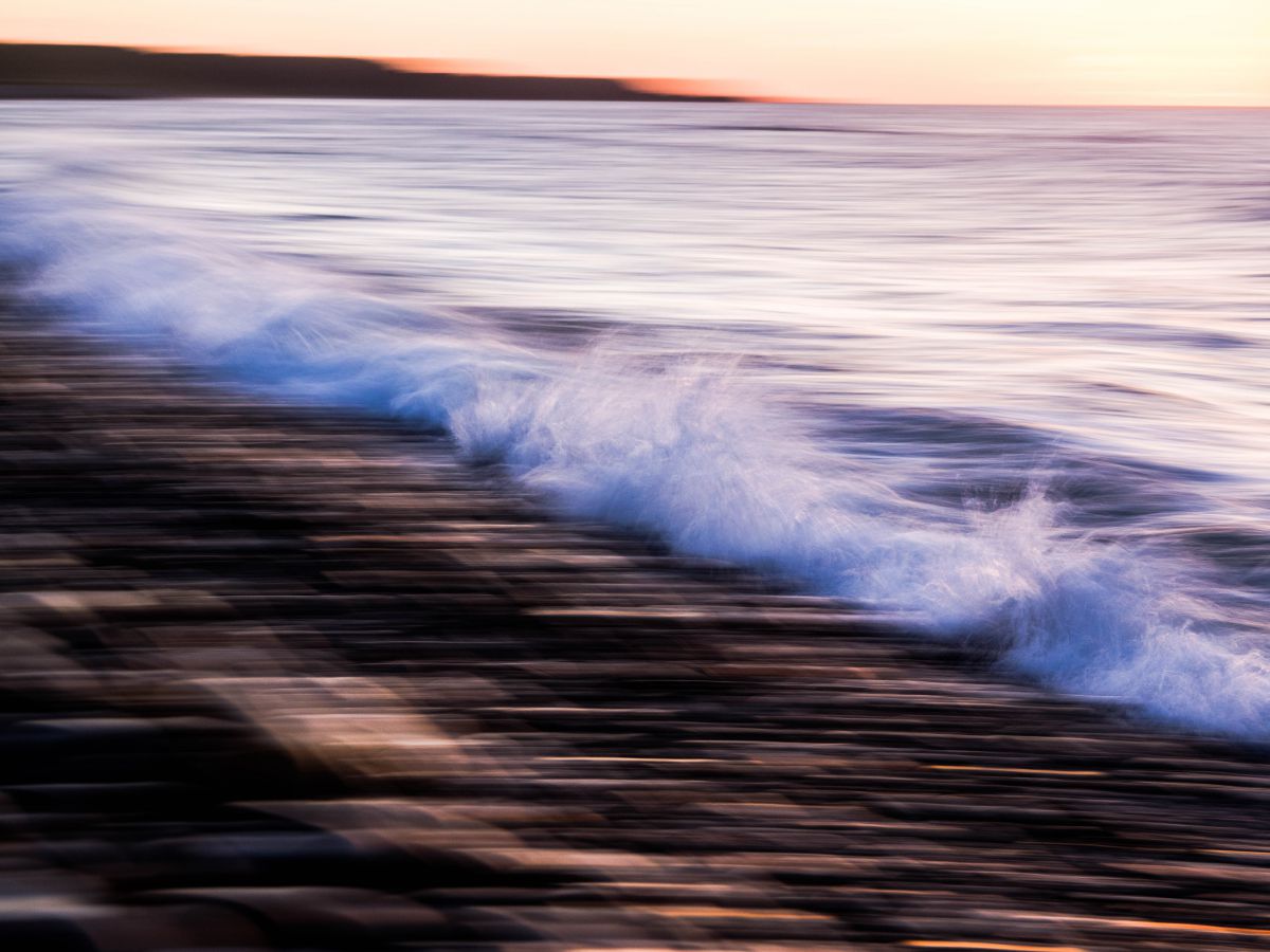 Breaking Wave | GANREF