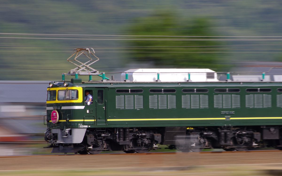 化粧直し後のw EF81-44 | GANREF