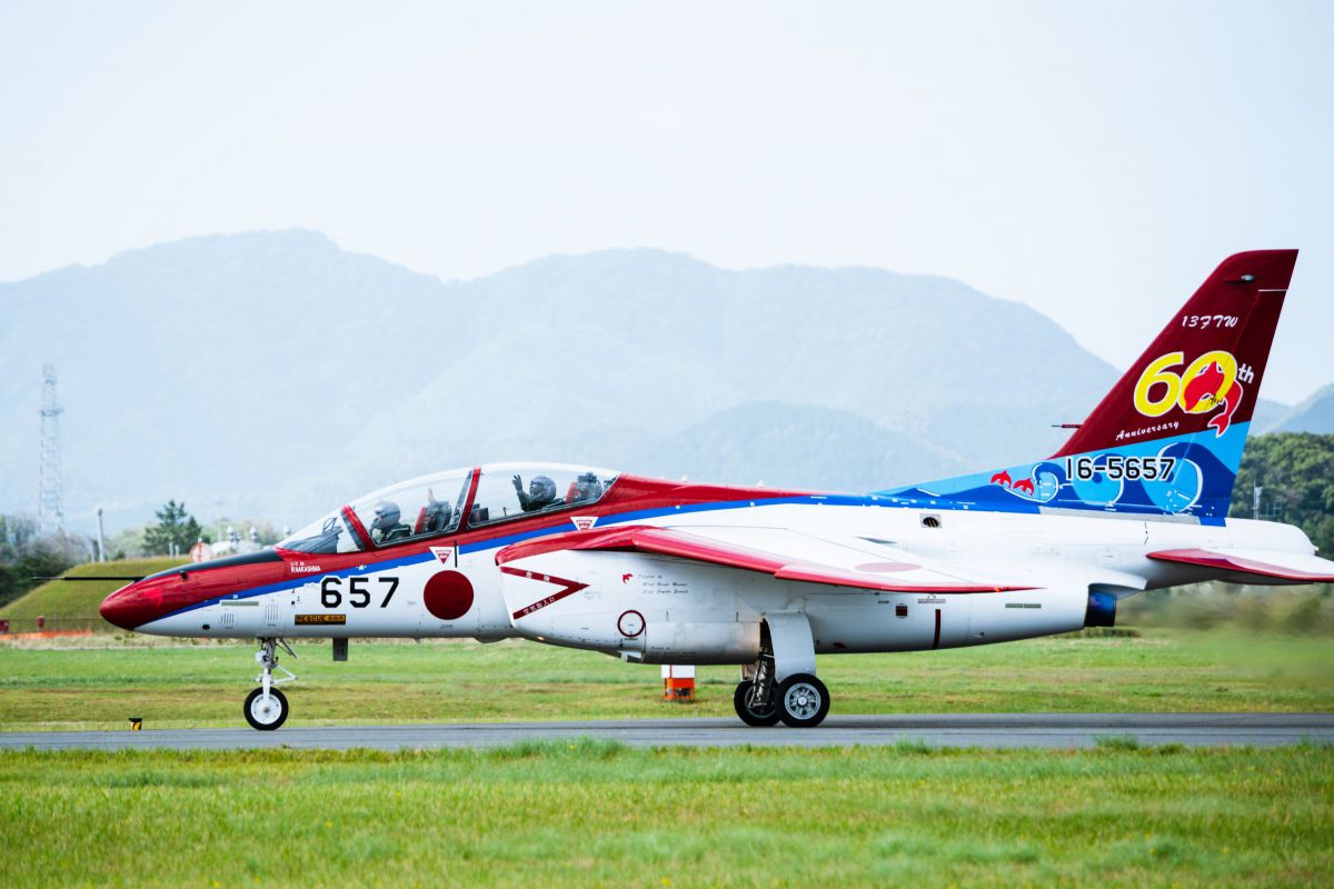 T-4 航空自衛隊60周年 特別塗装機 | GANREF