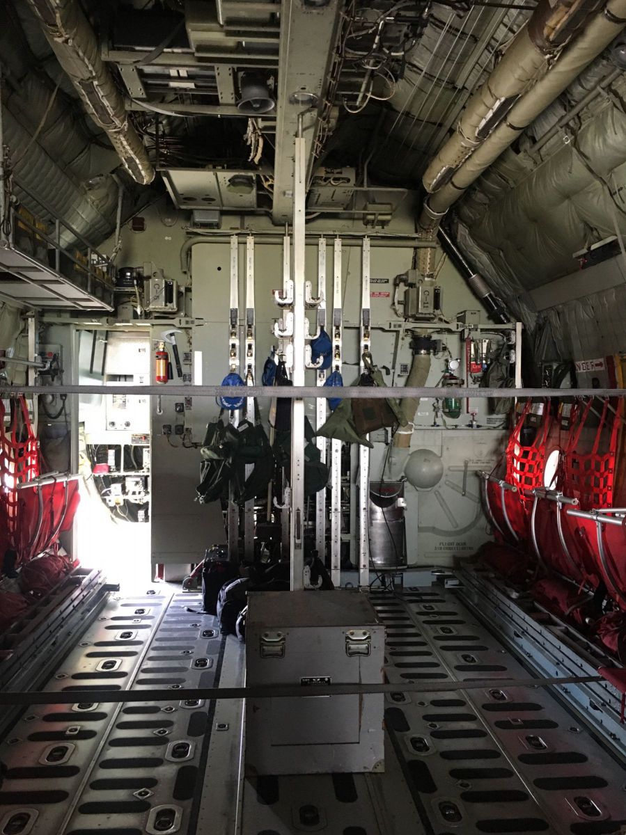 C-130H 輸送機キャビン前部 | GANREF