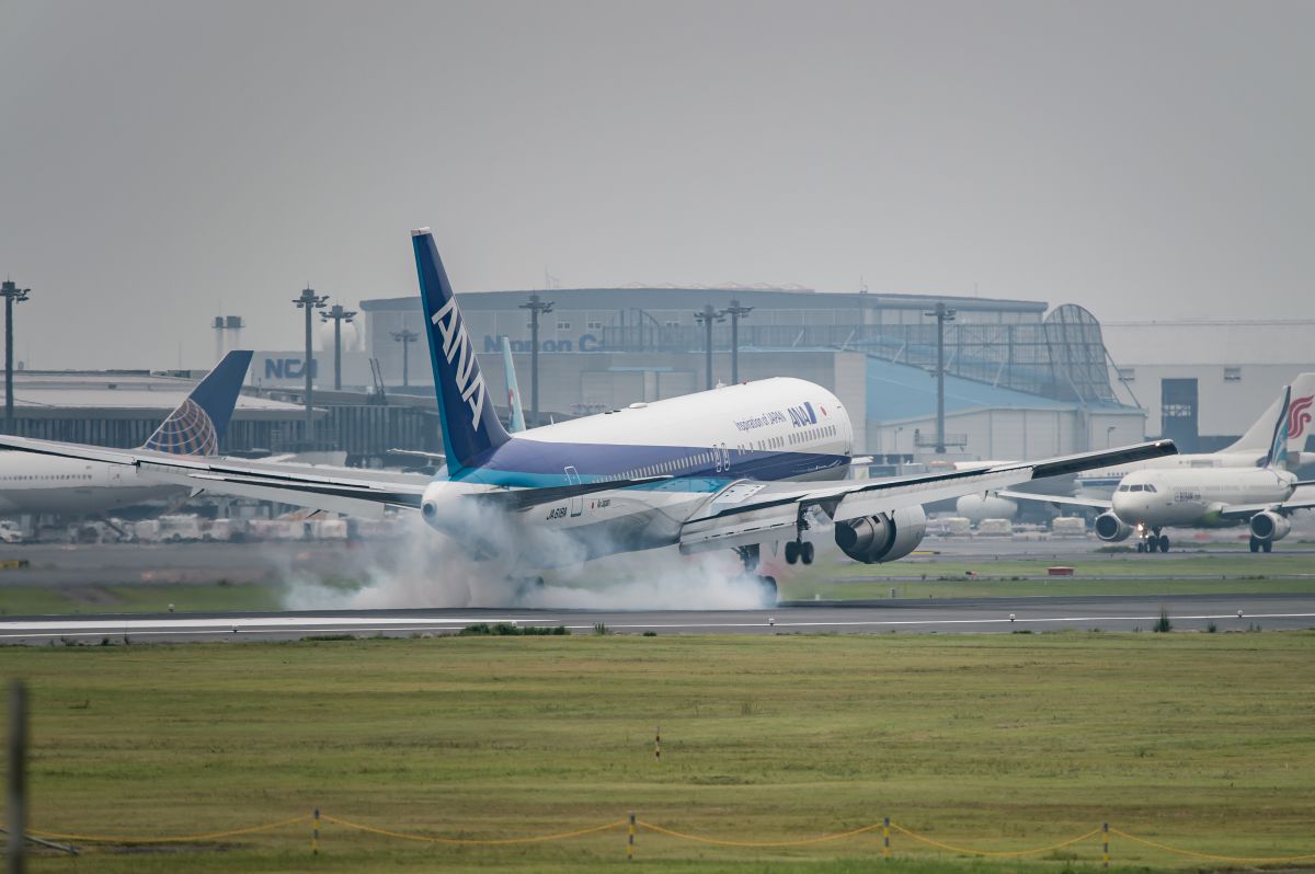 Boeing767 Touchdown | GANREF