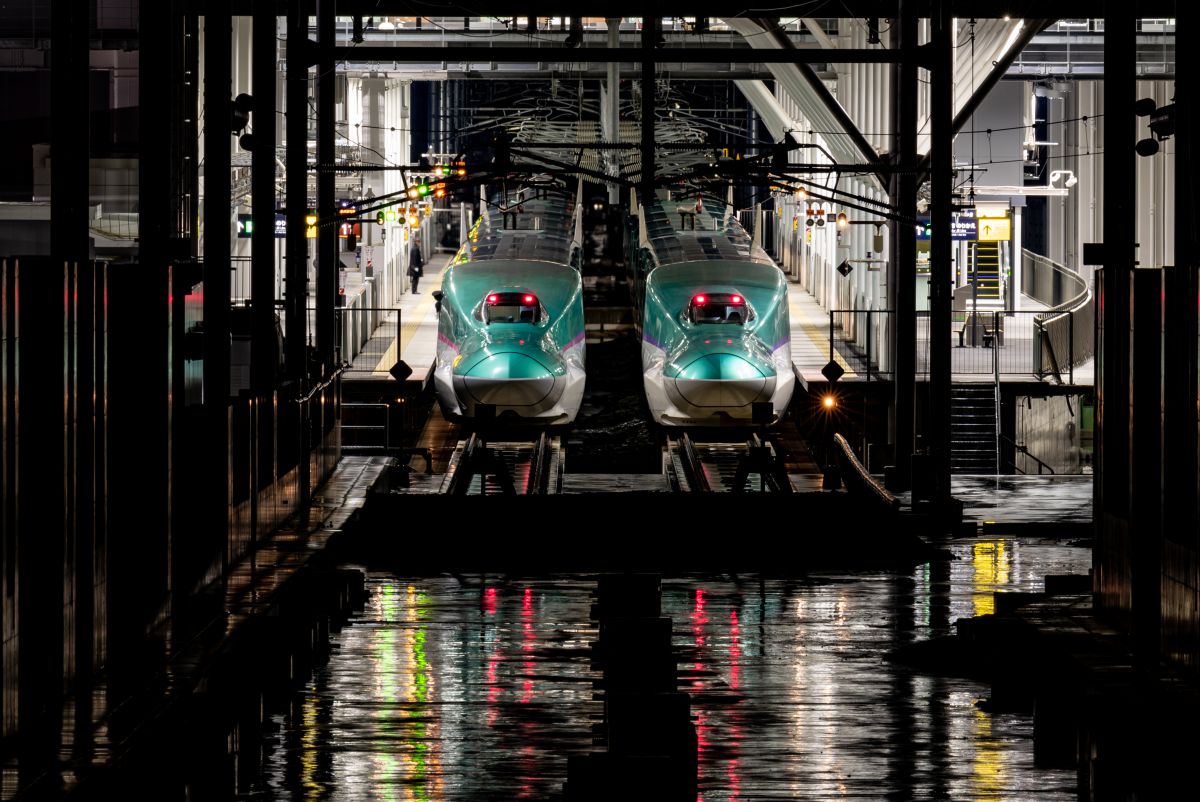 H5とE5映り込みVer. | GANREF