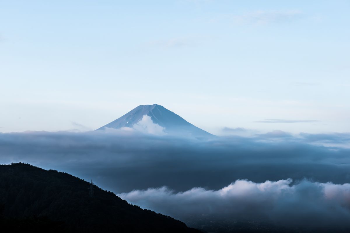 忍び寄る暗雲 | GANREF
