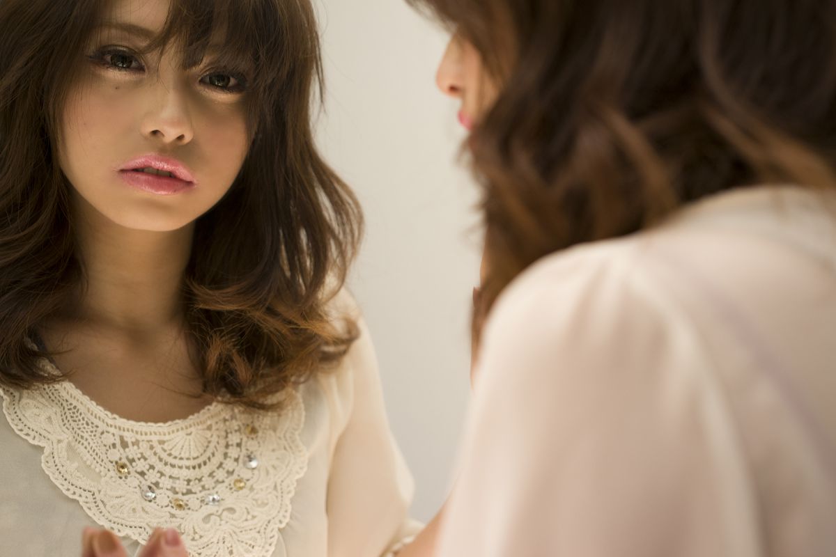 Girl In The Mirror | GANREF