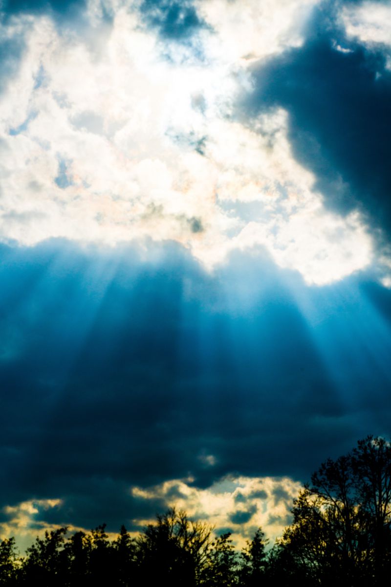 a beam of light | GANREF