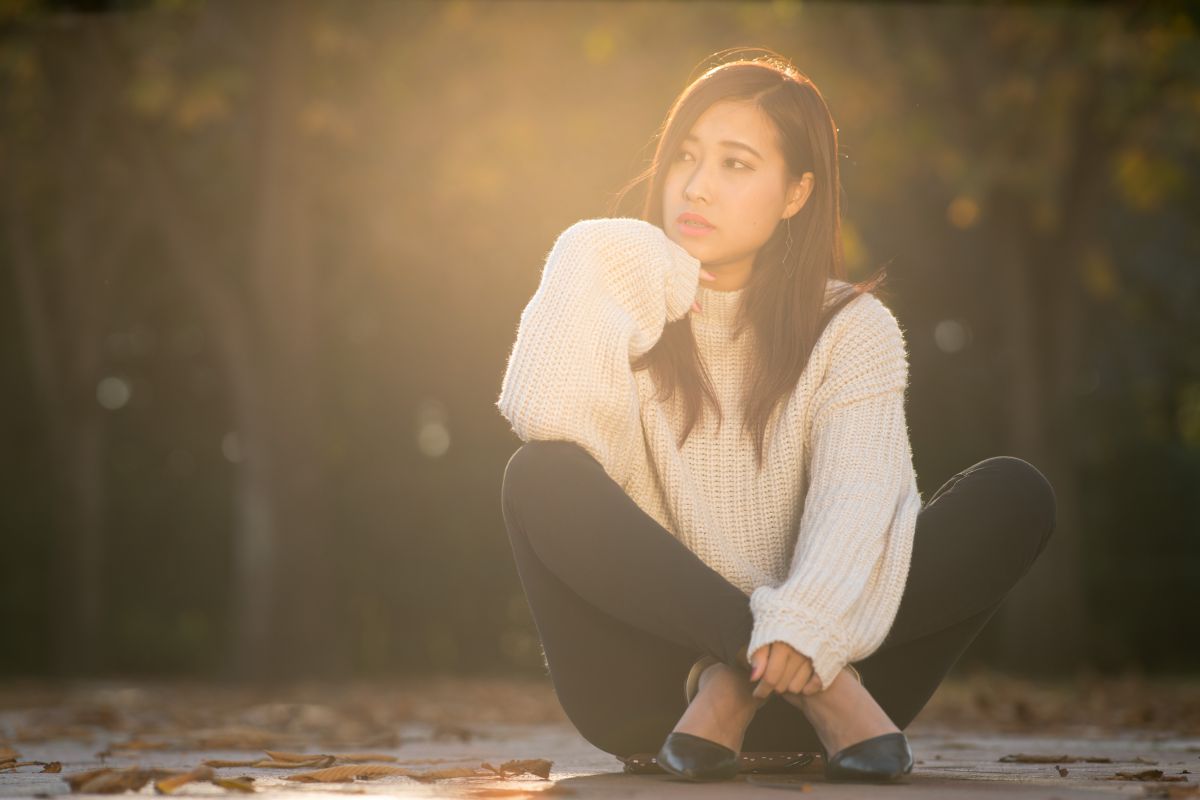 squat on the ground | GANREF