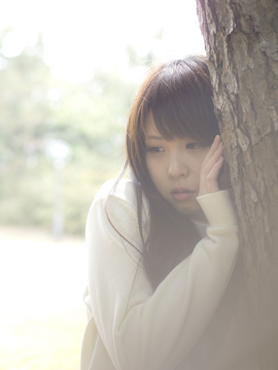 うつむく | GANREF