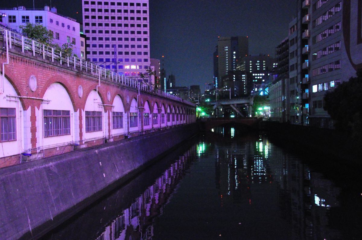 ネオンの間 -Between the neon- | GANREF