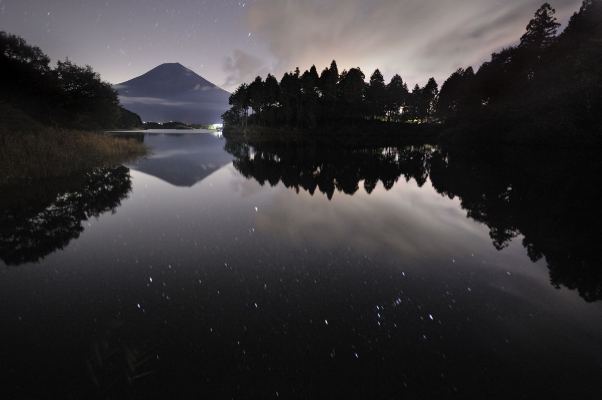 Parallel World | GANREF