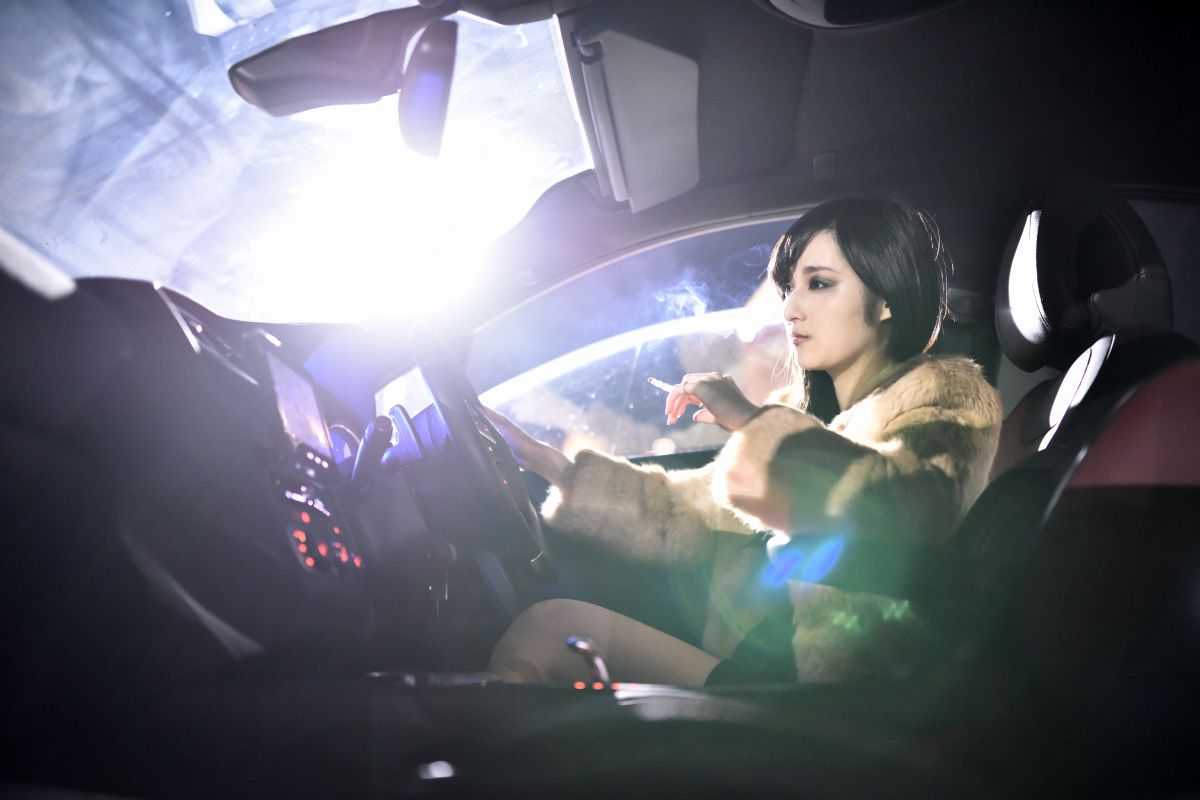 smoking girl | GANREF