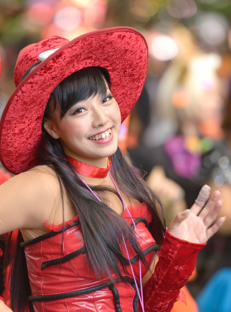 Witch in Red with 8% | GANREF