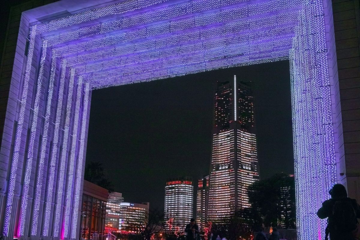 The gate of lights | GANREF