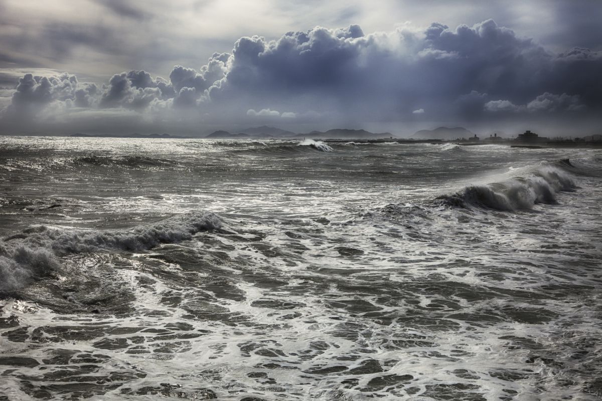 Typhoon is approaching Shikoku. | GANREF